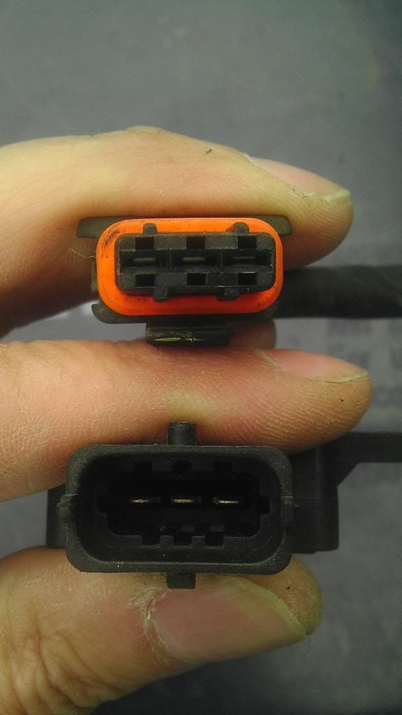 Throttle position sensor _ which side does the wire clip to? | SaabCentral Forums